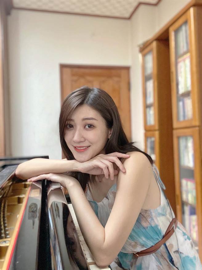 Shara Lin / 林逸欣 – NEONMUSIC