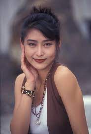 Veronica Yip / 葉玉卿 – NEONMUSIC